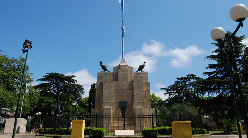 Burzaco: Una ciudad con historia - | La Urbe